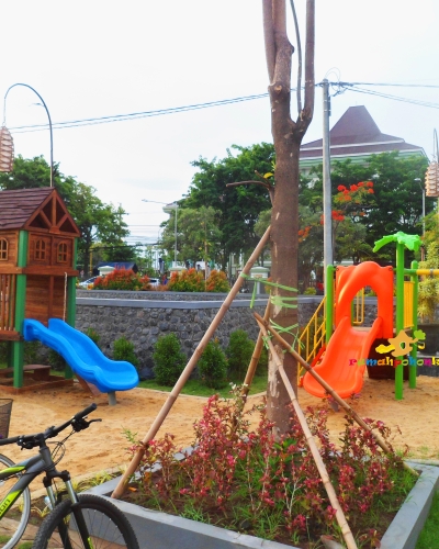 Simple Play Tower 4, ukuran 3 x 5 x 2.5 m | TOKO Playgroound
